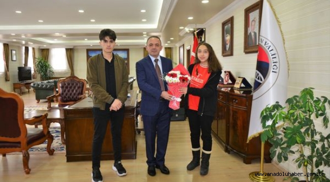 Vali Öner'den, “Serhat Gençleri Çanakkale Yolunda Projesi'ne" destek ...